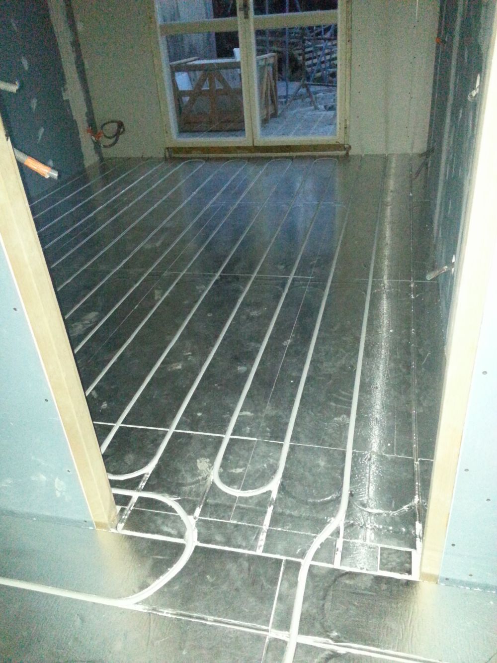 Pose plancher chauffant rafraîchissant Caleosol par Ets Mouton Avignon ...